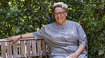 Dame Linda Dobbs, Honorary Fellow | London South Bank University